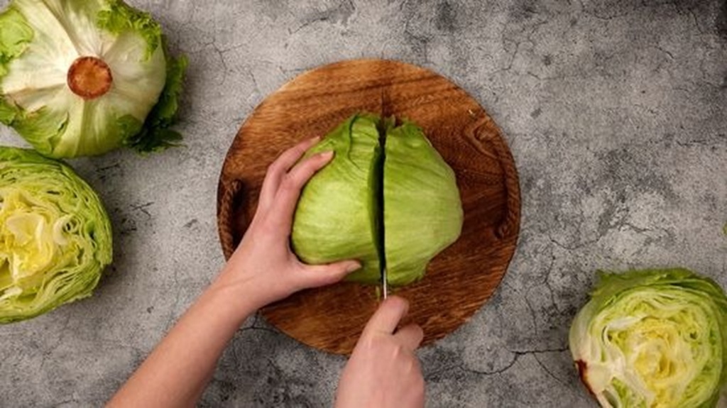 How to Cut Lettuce Perfectly Browning & Maximize Freshness - Flower Shop
